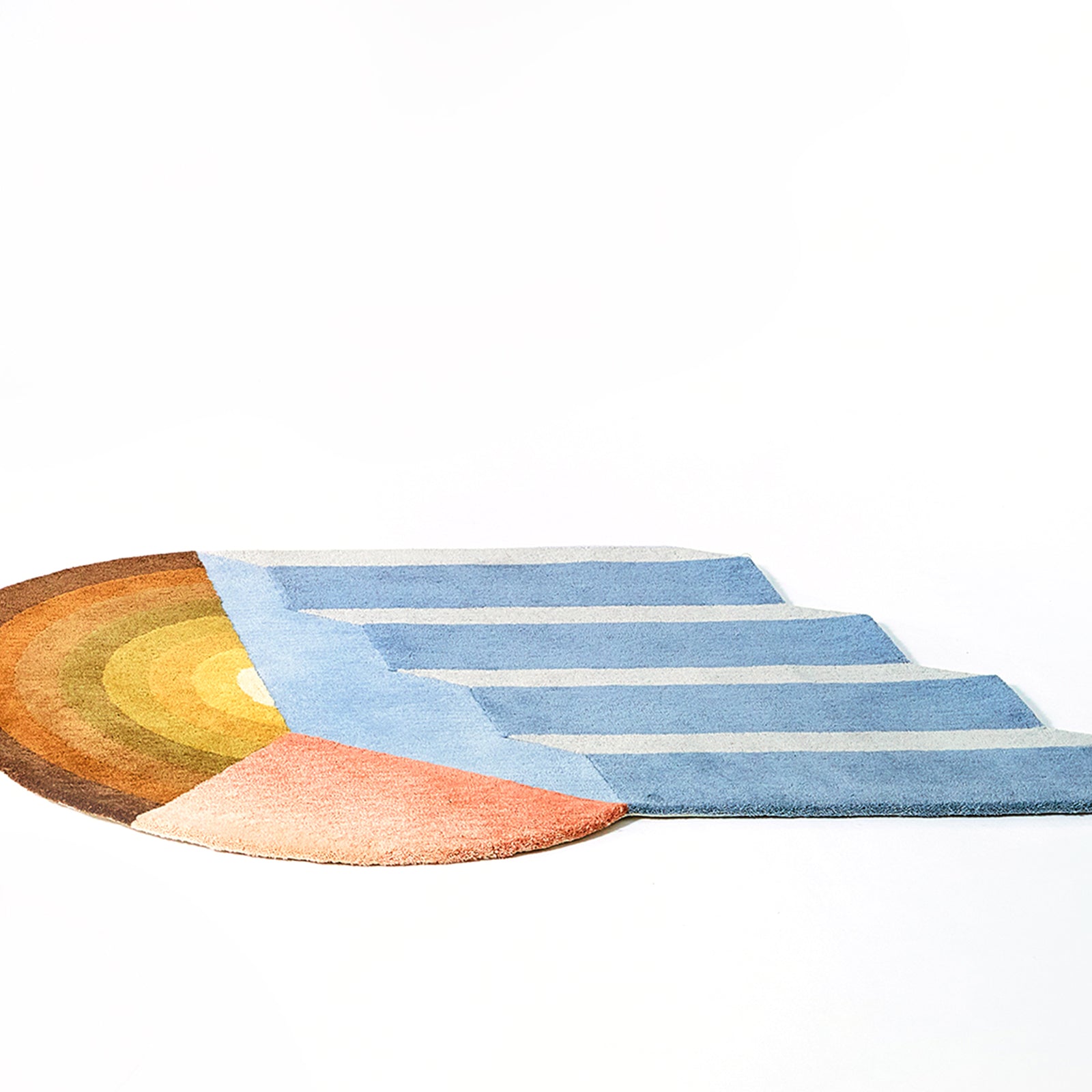 Wavy Gradient Rug - Gray Stairs Rug